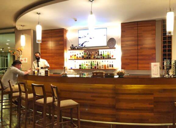 Almenat Embu das Artes: Veja como é ficar hospedado | Vambora!